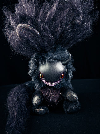 MUNCHKILL - MINICRITS Cryptid Art Doll Plush Toy – Thanatoys
