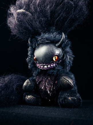 MUNCHKILL - MINICRITS Cryptid Art Doll Plush Toy – Thanatoys